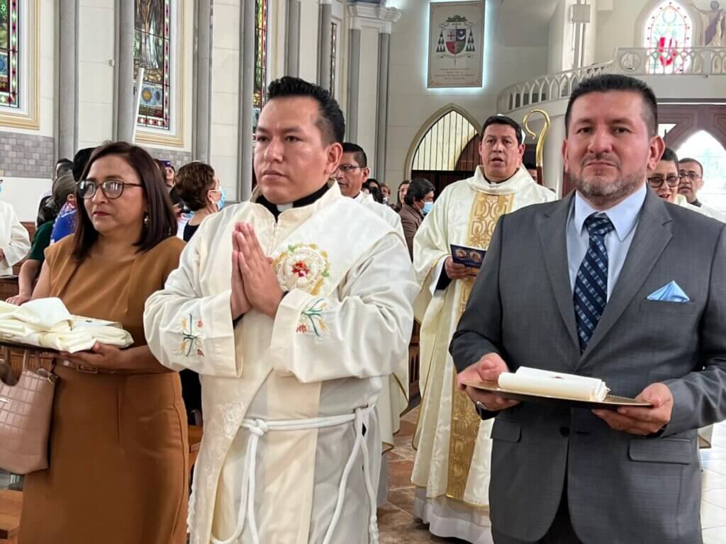 Ordenación sacerdotal P. John Jiménez, o.cc.ss.